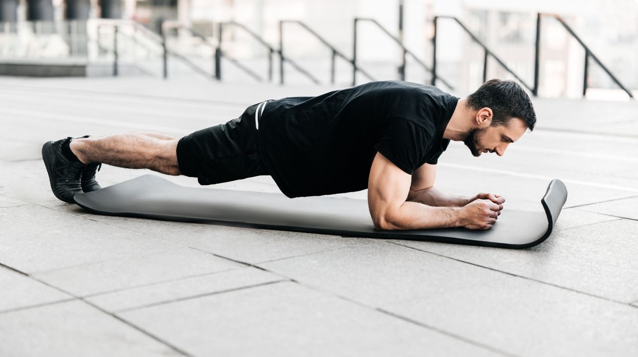 How Long Should You Hold A Plank? A Personal Trainer Answers