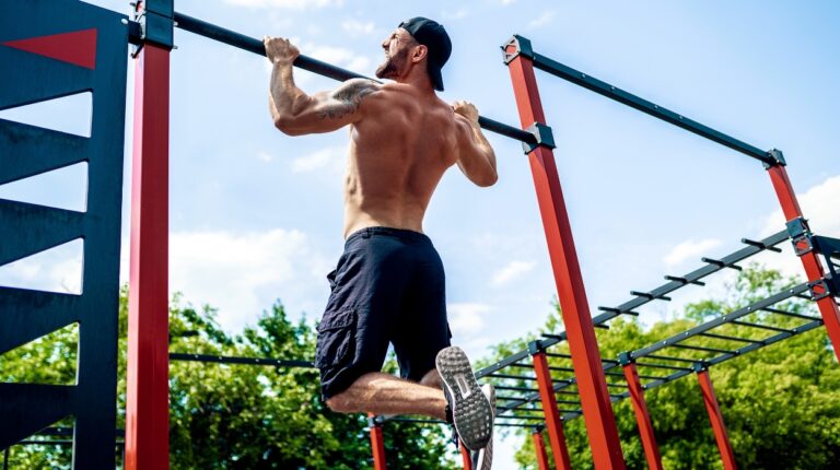 9 Military Calisthenics Workouts To Challenge Your Limits