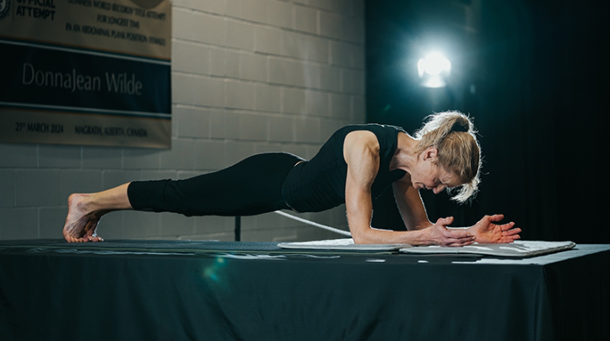 These 8 World Record Planks Re-Define The Meaning Of Good Core Strength